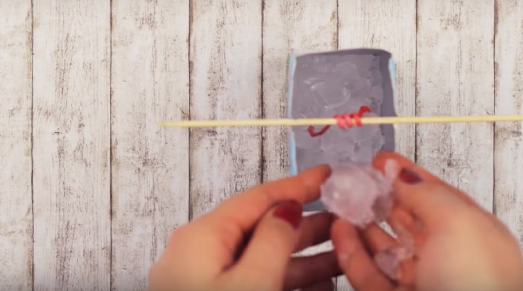 How to Make an Autumn Candle Using Ice - The Budget Diet