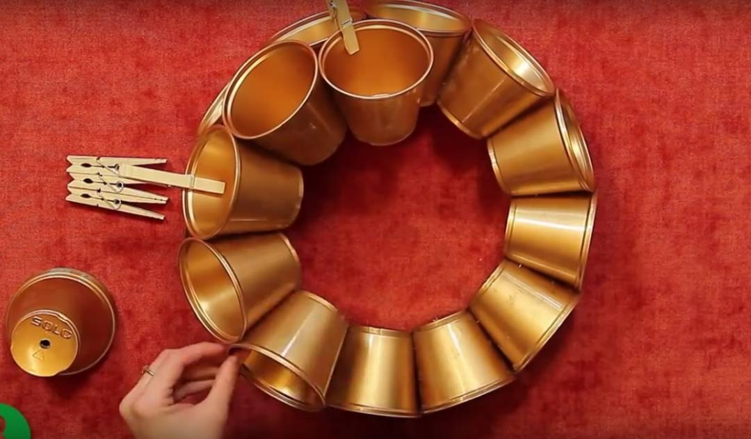 DIY Metallic Sparkle Ball: An Exceptional Ornament this Thanksgiving ...