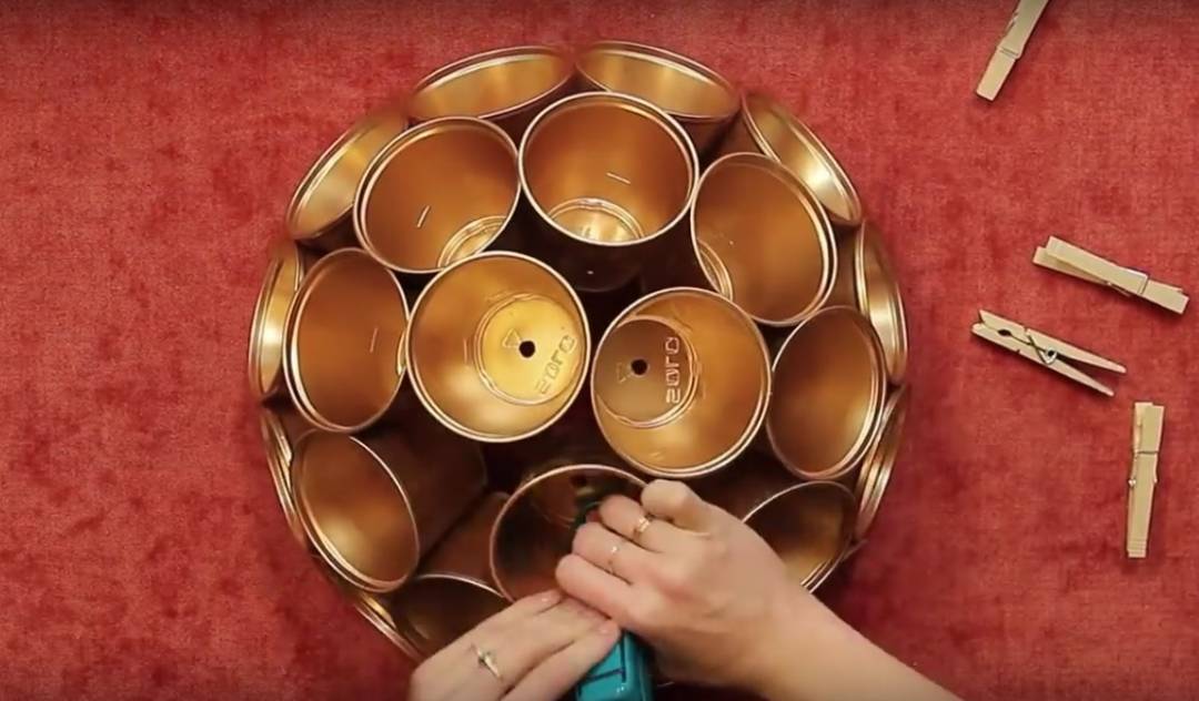 DIY Metallic Sparkle Ball: An Exceptional Ornament this Thanksgiving ...